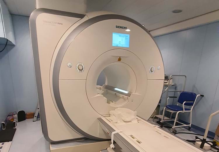 SIEMENS Aera 1.5T - MedNux - The home for Medical solutions